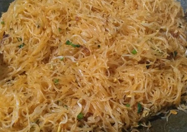 7 Resep Bihun Goreng Enak & Mudah Dibuat ala Rumahan