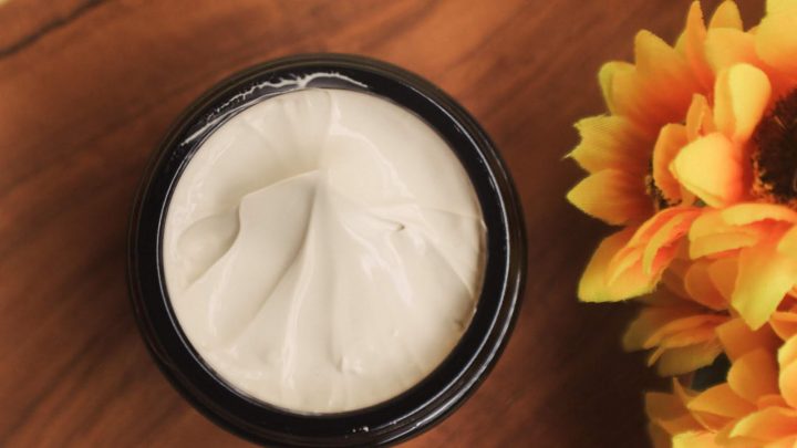 9 Masker Pengecil Pori-Pori untuk Wajah Terbaik di 2023