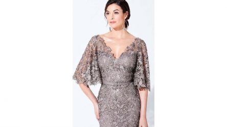 11 Model Baju Brokat Untuk Orang Gemuk agar Terlihat Ramping!