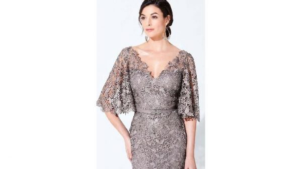 11 Model Baju Brokat Untuk Orang Gemuk agar Terlihat Ramping!