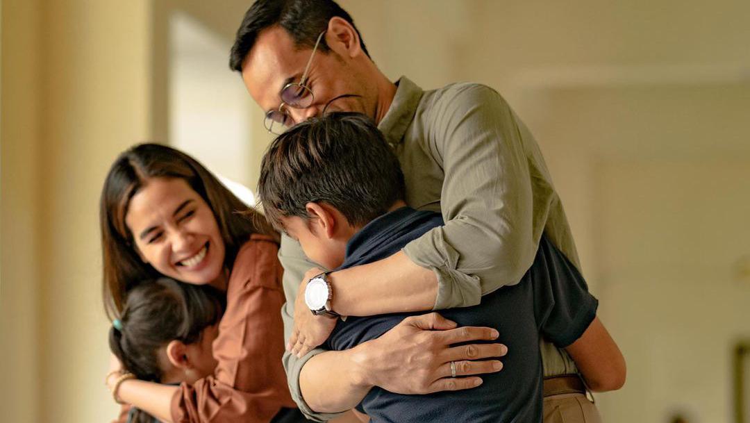 Sinopsis Noktah Merah Perkawinan, Film Adaptasi Sinetron Legendaris!