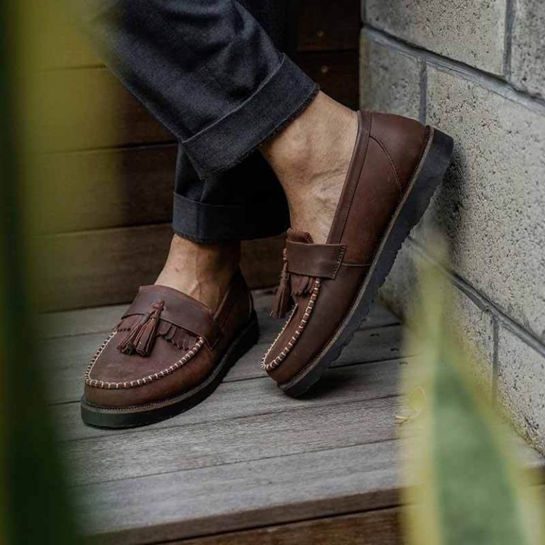 35 Rekomendasi Brand Sepatu Pantofel Lokal, Wajib Dimiliki!
