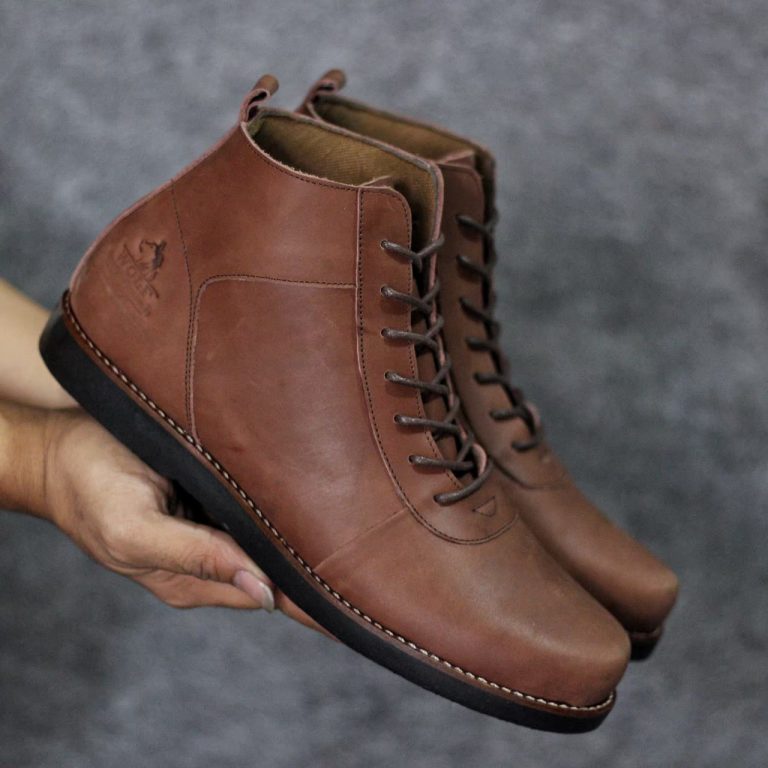 35 Rekomendasi Brand Sepatu Pantofel Lokal, Wajib Dimiliki!