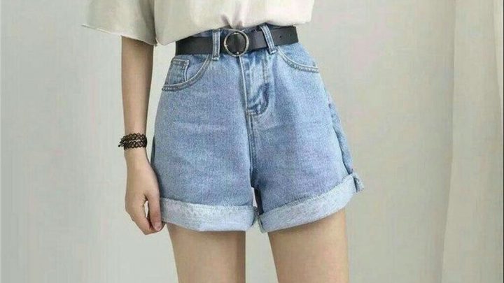 10 Outfit Celana Pendek Wanita, Simpel dan Anti Gerah!