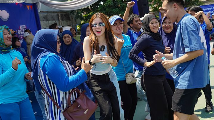 Keseruan Gema Toko Biru yang Bikin Toko Kelontong Makin Ramai