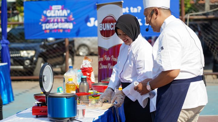 Keseruan Gema Toko Biru yang Bikin Toko Kelontong Makin Ramai