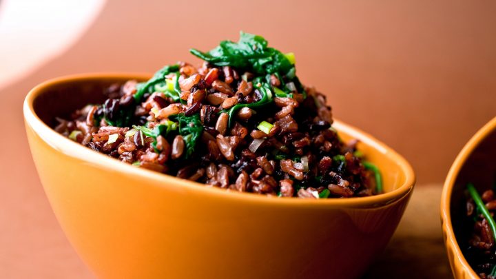 Resep dan Cara Memasak Beras Merah yang Pulen nan Lezat!