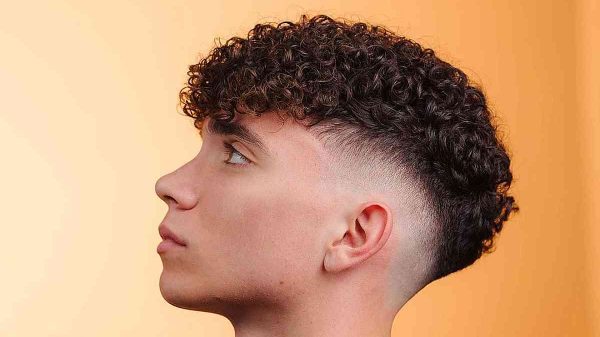 25 Model Rambut Keriting Pria yang Bikin Penampilan Keren!