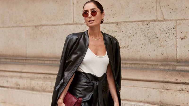 18 Inspirasi Outfit Rok Hitam Hijab dan Non Hijab