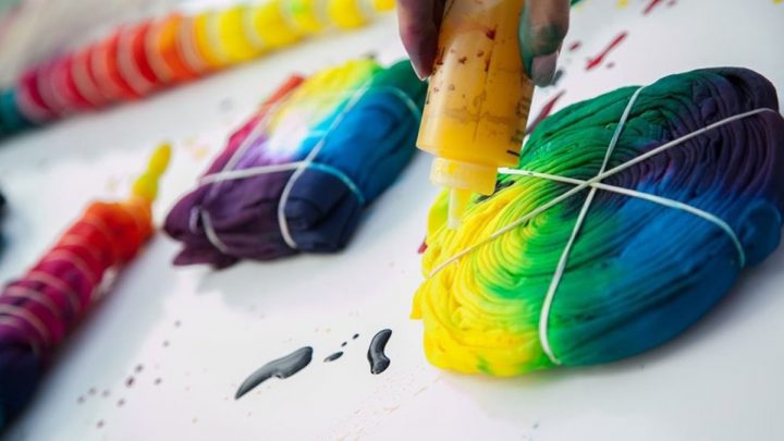 9 Langkah Mudah Cara Wantek Baju, Hasilnya Seperti Baru!