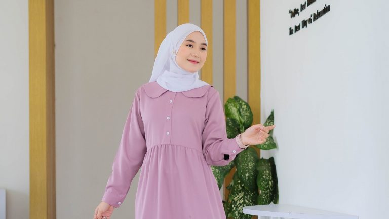 10 Jenis dan Model Baju Gamis Terpopuler, Tetap Tampil Stylish!