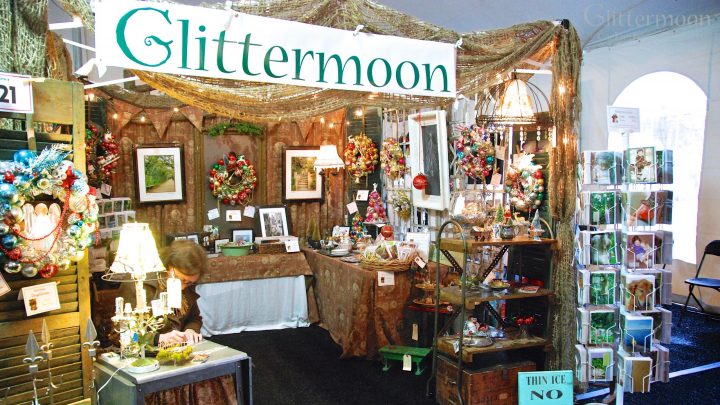 7 Ide Desain Stand Pameran Sederhana, Keren, dan Menarik