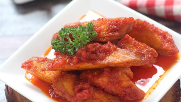 Resep Tuna Balado, Pedasnya Bikin Nagih!
