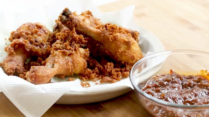 8 Resep Ayam Goreng Rempah Enak & Gurih Sampai ke Tulang!