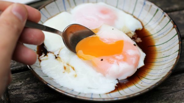 4 Cara Membuat Telur Rebus Setengah Matang dengan Mudah