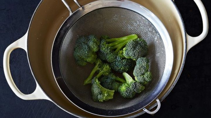 Cara Mengukus Makanan Praktis Tanpa Panci Kukusan!