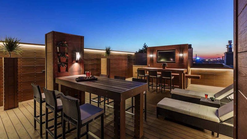 15 Inspirasi Desain Rooftop Minimalis yang Cozy Abis!