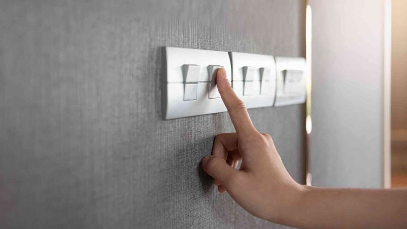 Cara Mudah Pasang Saklar Lampu Tunggal, Ganda, & Gantung!