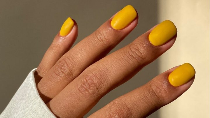 Ide Warna Kutek untuk Kulit Sawo Matang, Bikin Kulit Cerah!