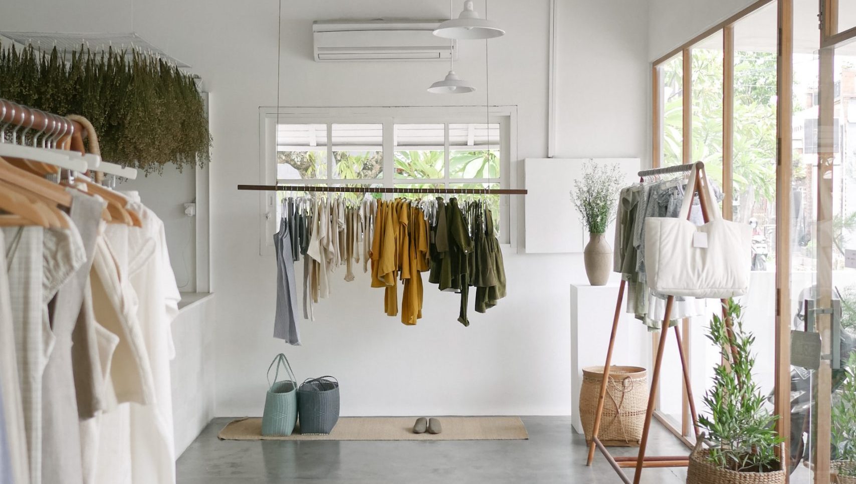 22 Inspirasi Desain Butik Ukuran Kecil Minimalis dan Nyaman