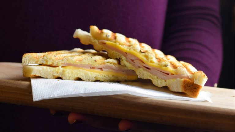 Rekomendasi Varian Rasa Roti Aoka yang Terenak di 2023