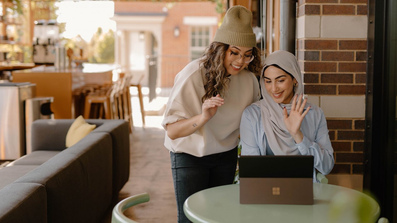 Contoh Cara Membalas Email HRD untuk Mengirim Berkas