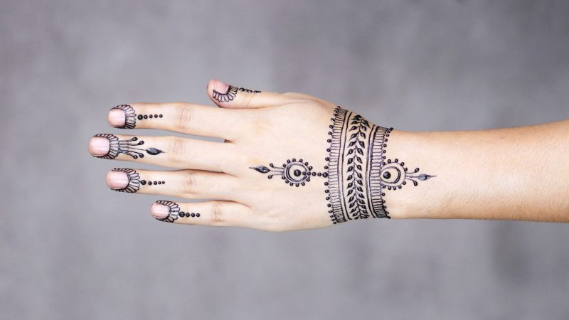 Cantik, Inilah 15+ Inspirasi Desain Henna Simple untuk Pemula!