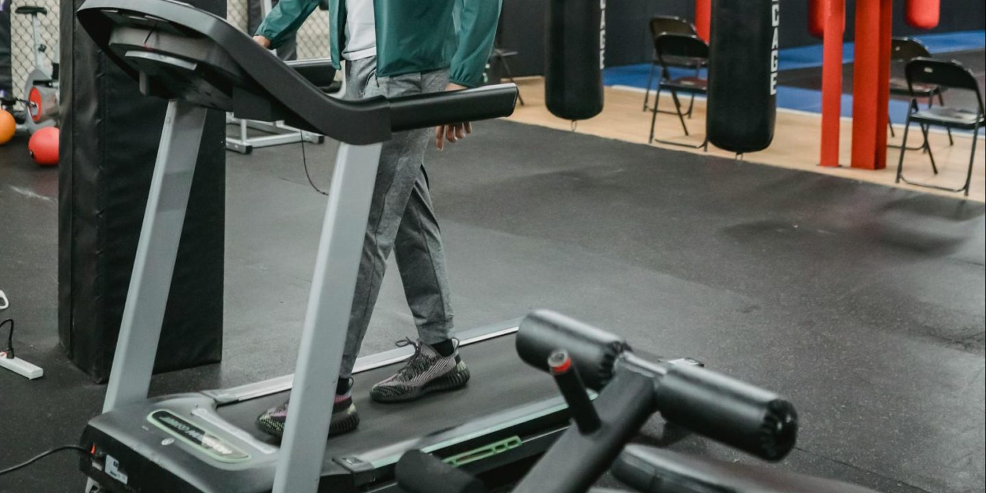 14 Merek Treadmill Terbaik dari Manual hingga Elektrik