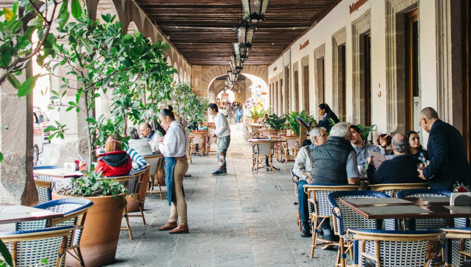 15 Restoran di Surabaya, Menu Lezat dan Tempatnya Nyaman
