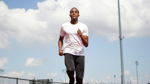 10 Outfit Jogging Pria yang Nyaman dan Sporty