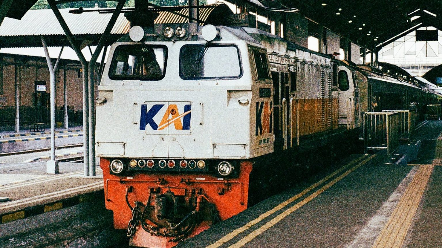 KA Commuter Line Sindro: Jadwal, Rute, dan Harga Tiketnya