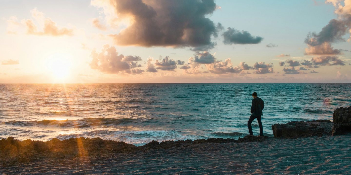 Pantai Siring Kemuning: Daya Tarik, Lokasi, dan Harga Tiket