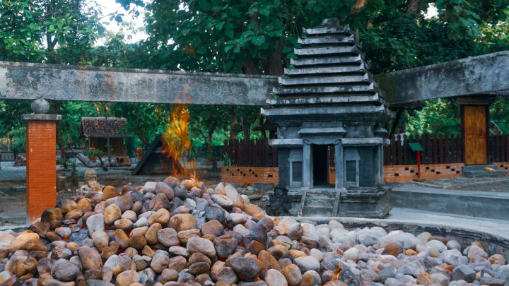 Kayangan Api: Asal-Usul, Pesona, Lokasi, Rute, dan Fasilitas