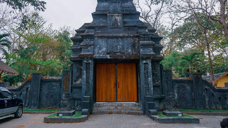 Kayangan Api: Asal-Usul, Pesona, Lokasi, Rute, dan Fasilitas