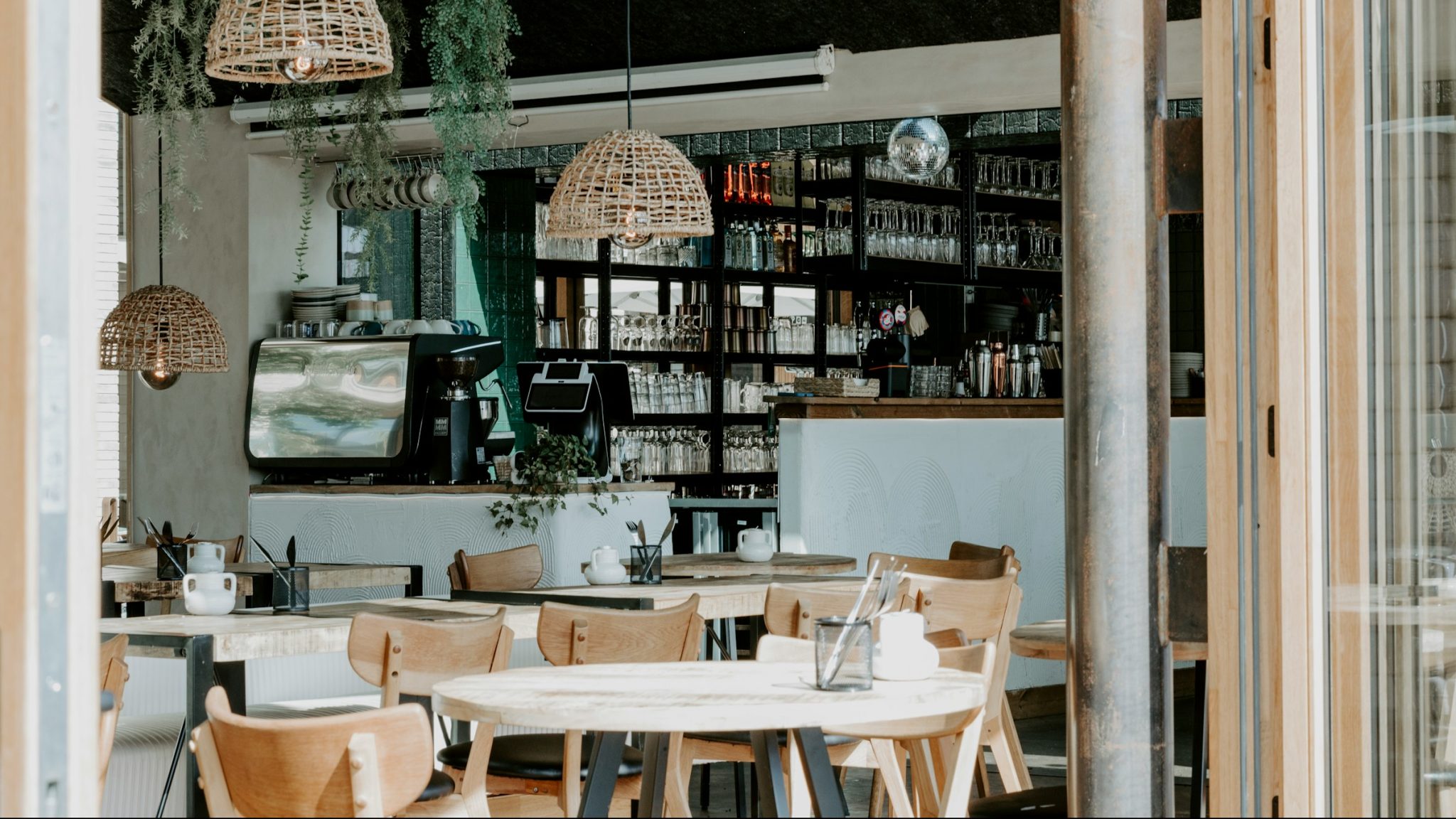 7 Rekomendasi Kedai Kopitiam di Surabaya yang Paling Favorit